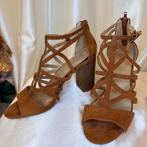 Brash | Shoes | Brash Brown Strappy Boho Heels 8 | Poshmark